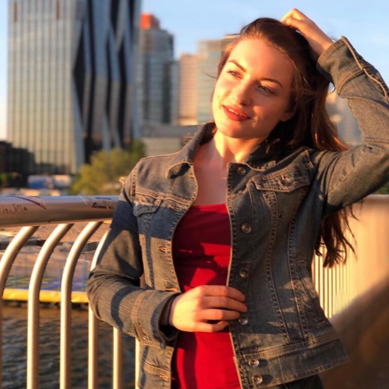 Juli Lbr (Rathee) – Biography, Age, Family, Husband (Dhruv Rathee ...