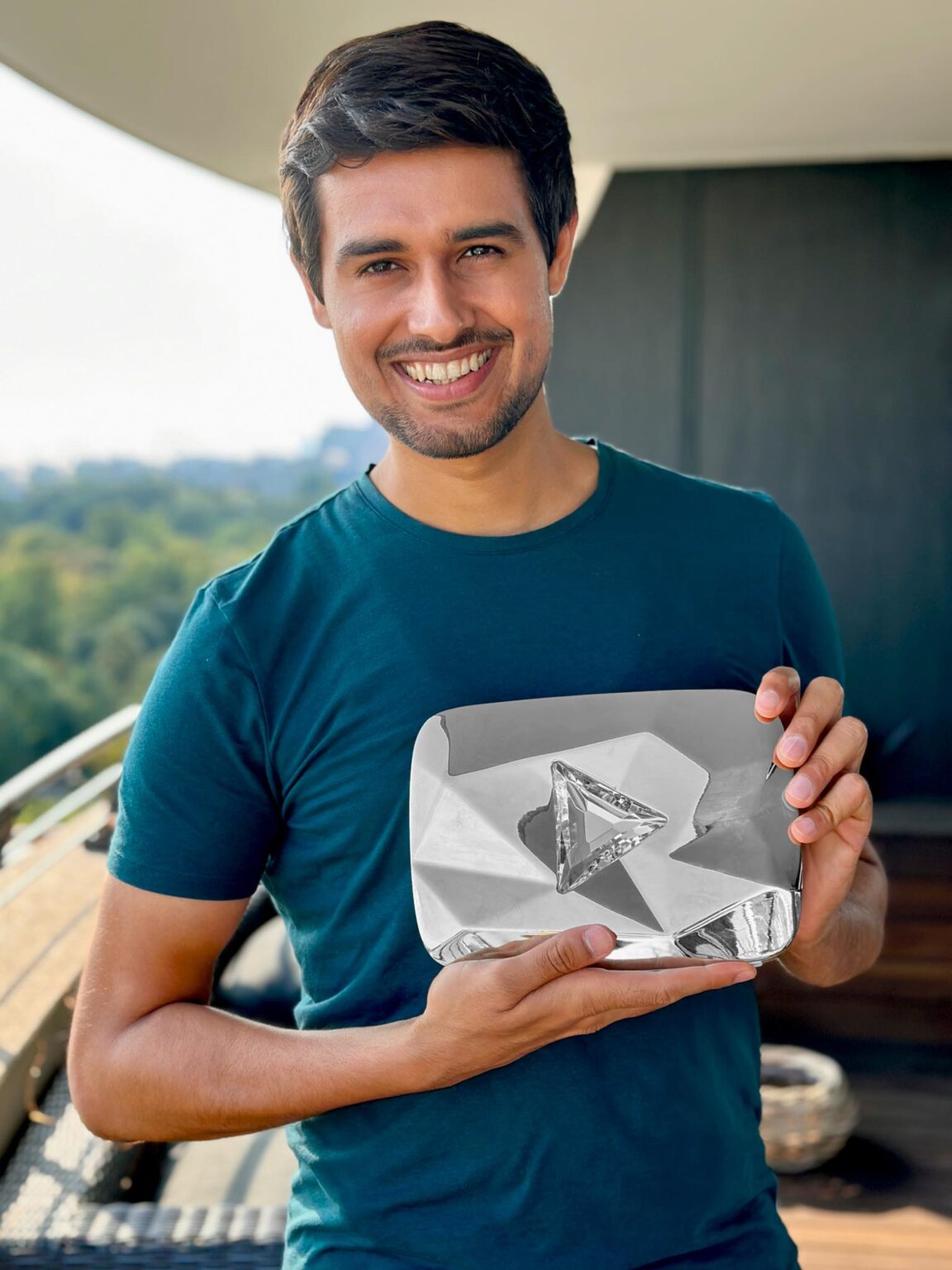 Dhruv Rathee Biography, Age, Wikipedia, Wife, Net Worth, Income and ...