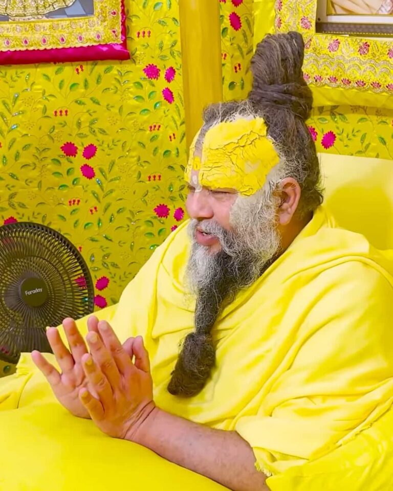Premanand Ji Maharaj Biography: Age, Family, Ashram, Guru, Teachings ...